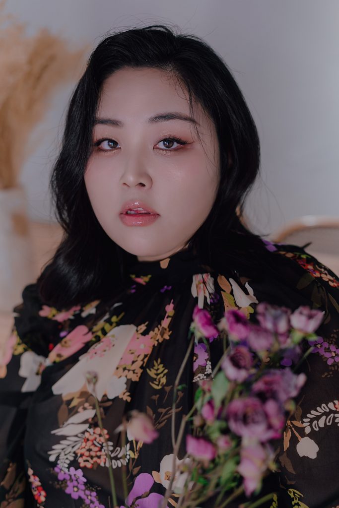 母と父と娘、家族が求める理想。「美しく育てる」が正の韓国で、大人になったいまプラスサイズモデルであること | HEAPS